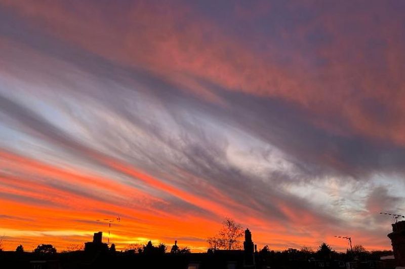 BBC Weather Watchers capture spectacular sunset pictures - BBC News