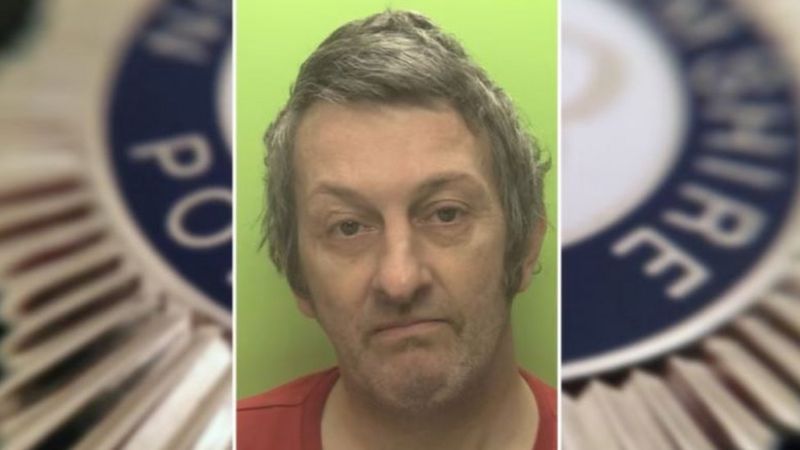 Nottingham: Robber who wielded cardboard ‘gun’ jailed - BBC News