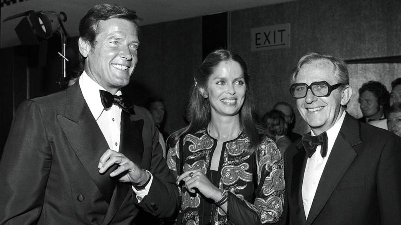 Lewis Gilbert: Director of Alfie and three Bond films dies - BBC News
