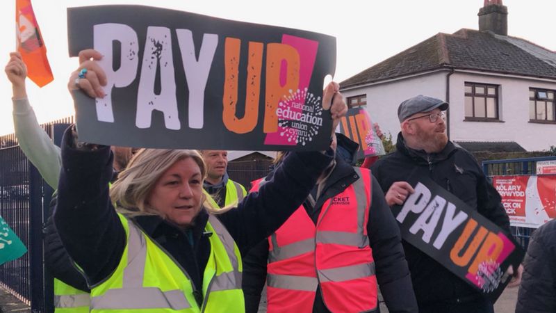 Strikes: Schools, colleges and trains in Wales hit - BBC News