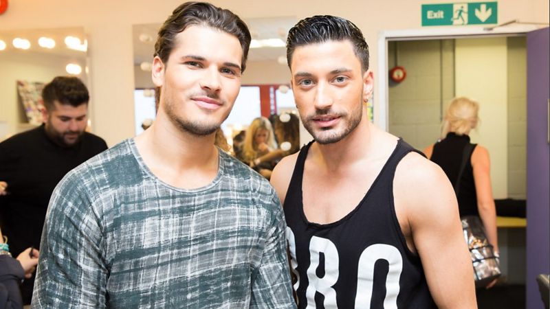 See pictures from behind the scenes at Strictly - BBC Newsround