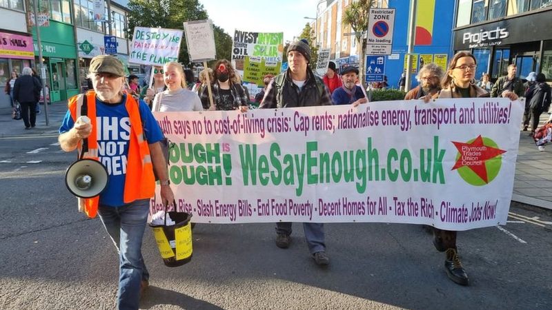 Climate change rally in Nottingham to coincide with COP27 - BBC News