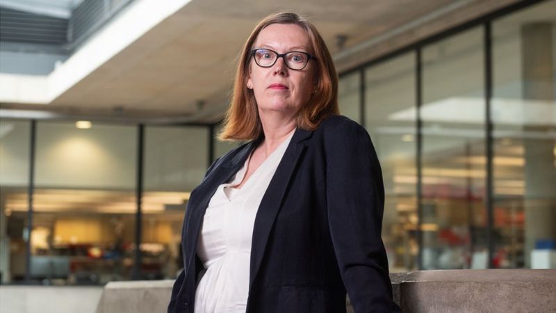 Coronavirus vaccine: Who is Professor Sarah Gilbert? - BBC Newsround