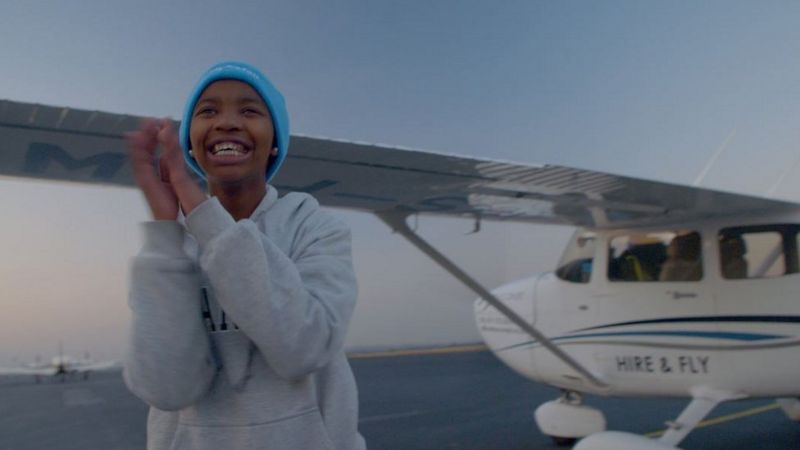 The female pilot teaching African women to fly - BBC News