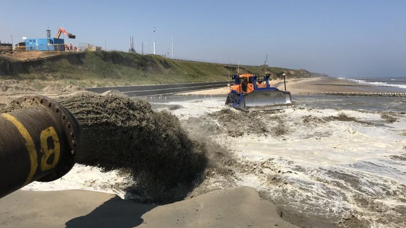 Vast sand scheme to protect Norfolk coast - BBC News
