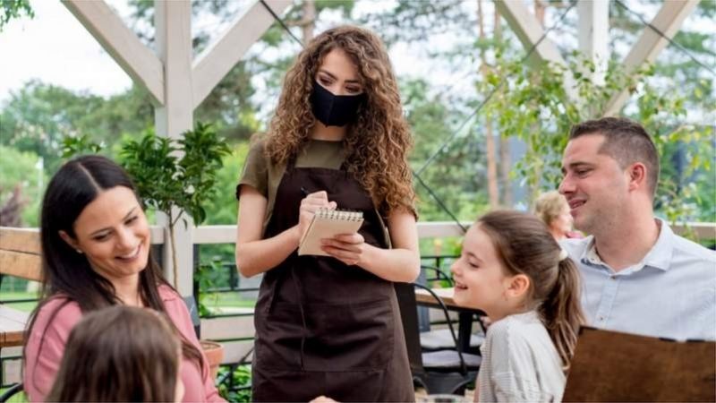 Budget 2021: Business rates cut for shops, restaurants and gyms - BBC News