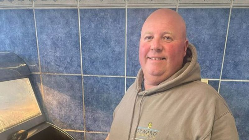 Grimsby chippy claims Britain's cheapest fish supper - BBC News