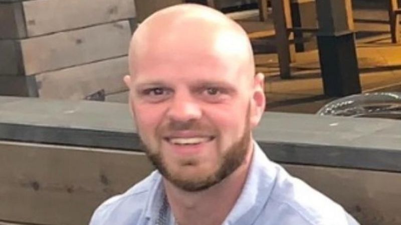 Aidan Roche's family appeals for woman in Swiss Alps video - BBC News