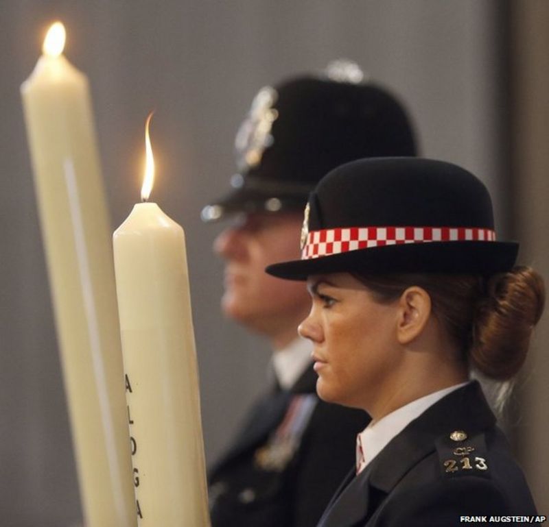 In pictures: 7/7 remembered - BBC News