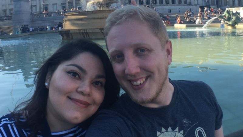 Minecraft player loses five-year-long game - BBC News