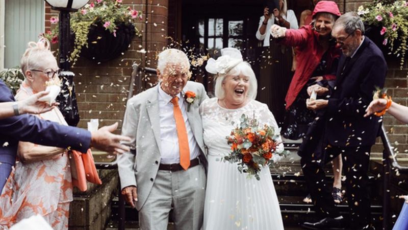 Spinal cancer: Giving the gift of extra time to terminal patients - BBC ...