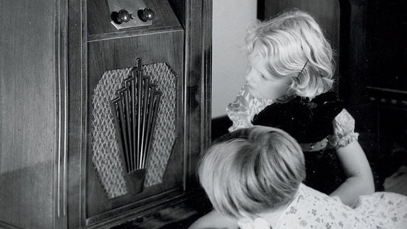 Then and Now: The events of a life a century ago - BBC Newsround