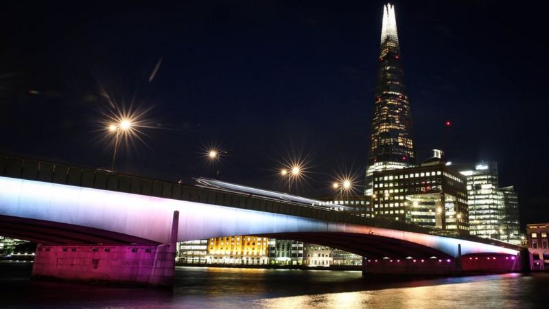 Illuminated River: First London bridges lit up - BBC News