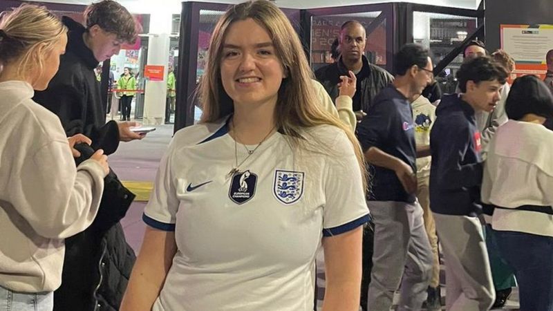 Panini: First Women's Super League sticker album launches - BBC News