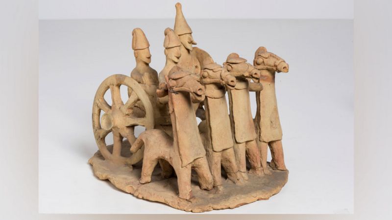 Cyprus 'terracotta army' figures in Cambridge in UK first - BBC News