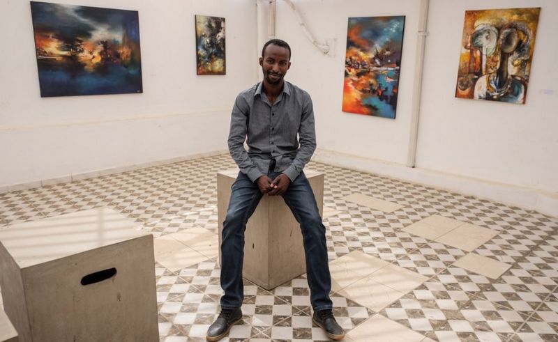 In pictures: Play, prayers and power explored at Dak'Art - BBC News