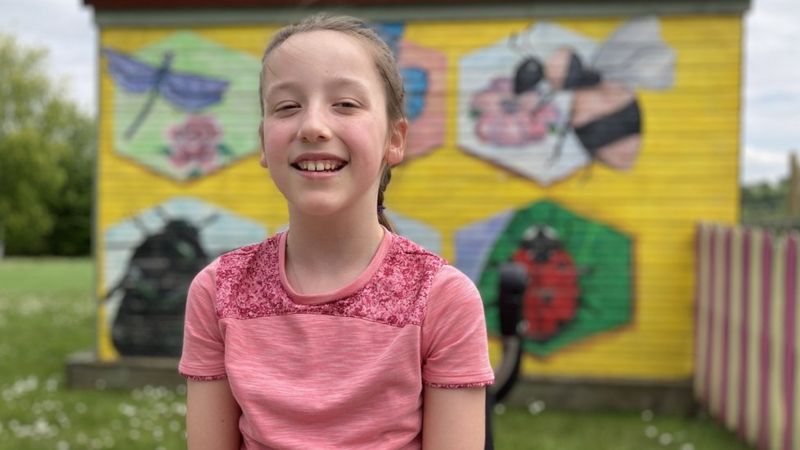Cerebral palsy: Imogen is looking forward to starting school - BBC News