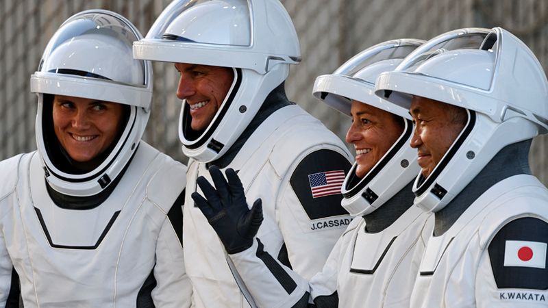 Nicole Mann: Astronaut becomes first Native American woman in space ...