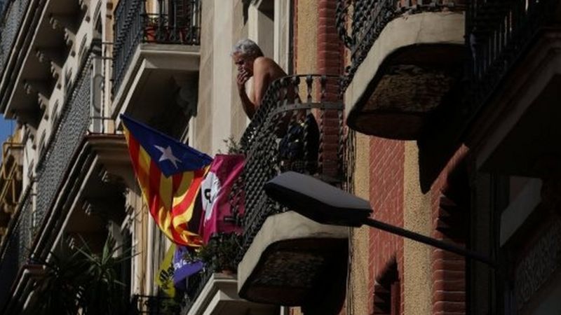 Catalonia: Spain issues deadline to separatists - BBC News