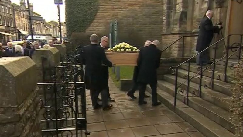 Daleswoman Hannah Hauxwell's funeral held - BBC News