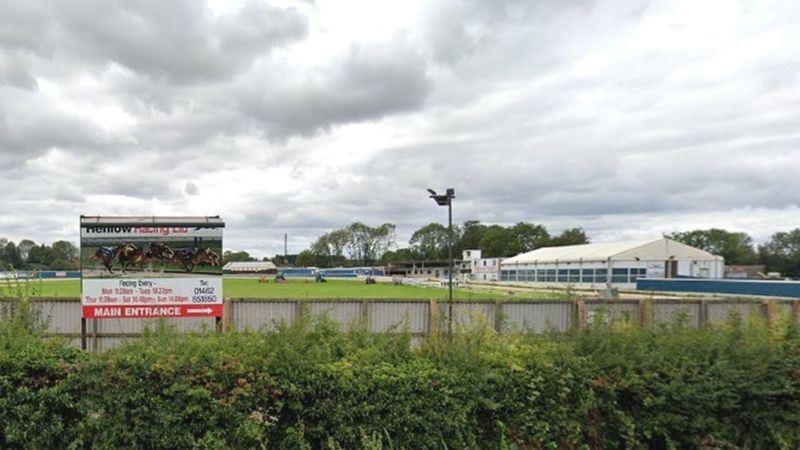 Henlow Stadium holds last race after running since 1920s - BBC News