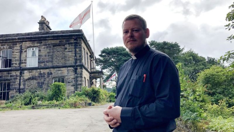 Whaley Bridge dam: The people who saved a village - BBC News