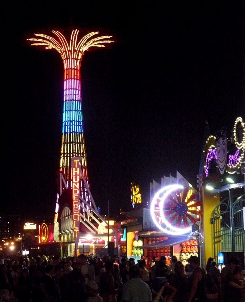 Your pictures on the theme of 'after dark' - BBC News