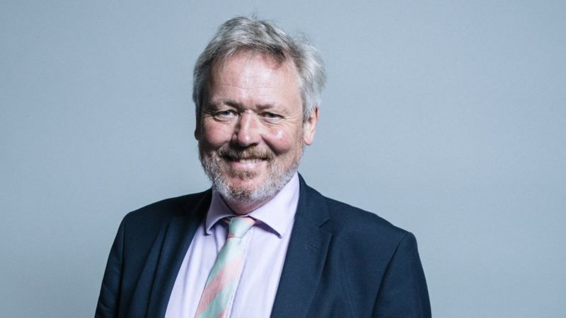 Clacton: Conservative MP Giles Watling re-selected as candidate - BBC News