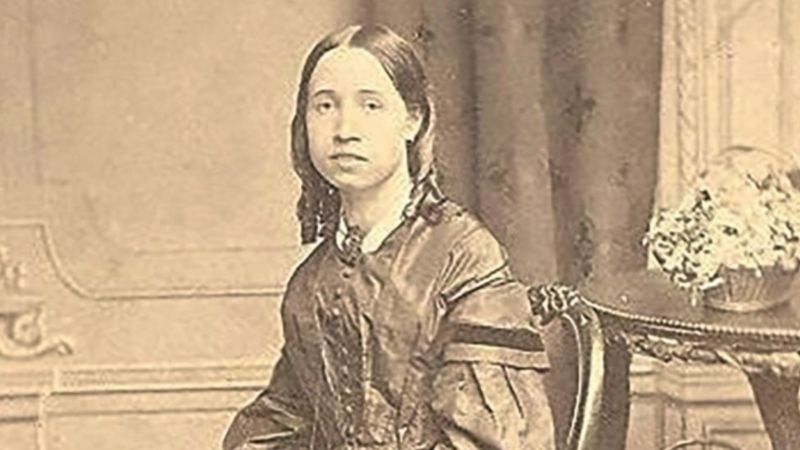 First female pharmacist Fanny Deacon honoured with plaque - BBC News