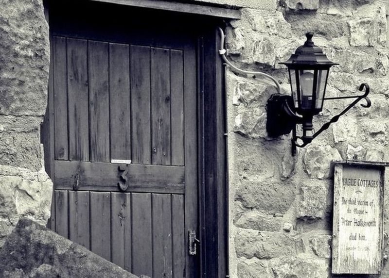 Eyam plague: The village of the damned - BBC News