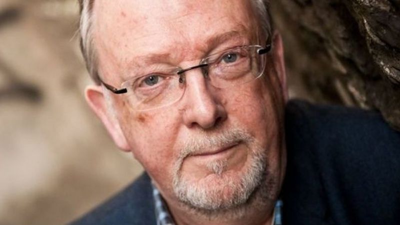 Y myfyriwr oedd yn 'ddylanwad drwg' ar y Tywysog Charles - BBC Cymru Fyw