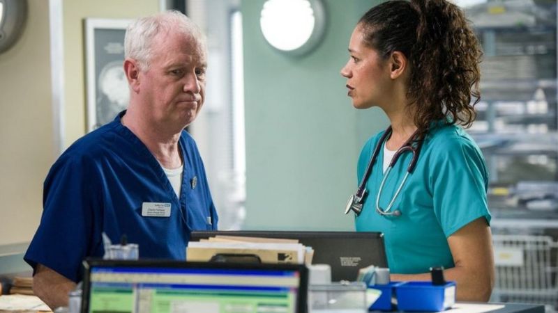 Derek Thompson: Casualty's Charlie Fairhead exits after 38 years - BBC News