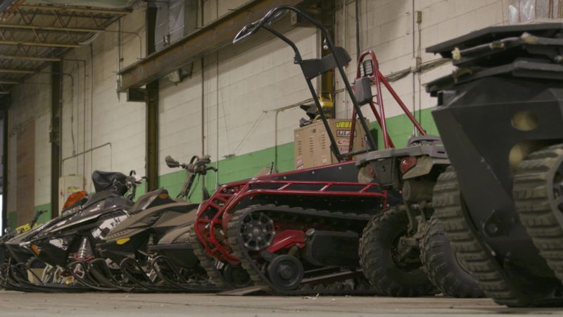 Is a personal tank the latest luxury must-have? - BBC News