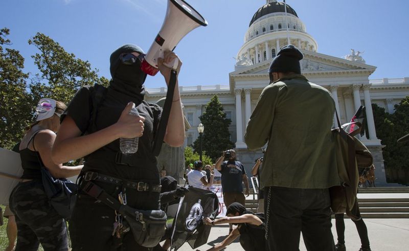 Clashes at white-supremacist rally in Sacramento leave 10 injured - BBC ...