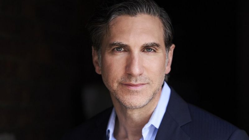 The retailers setting up shop in the metaverse - BBC News