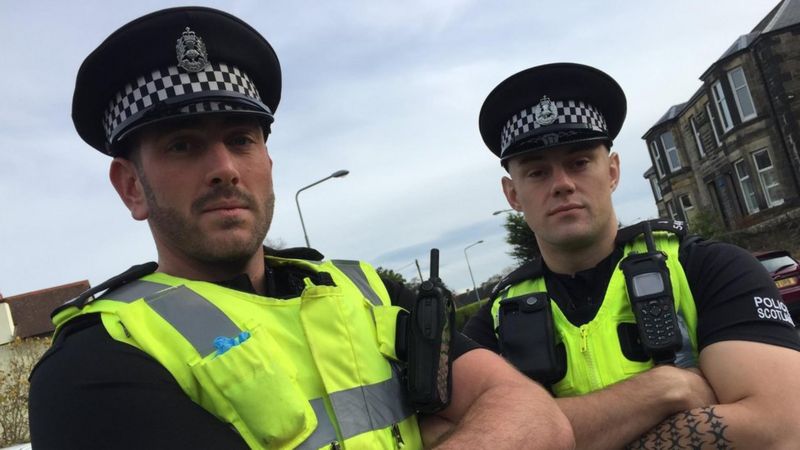 Bravery awards for police officers who tackled knifeman - BBC News