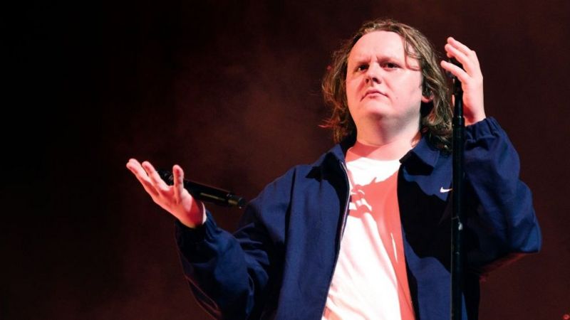 Lewis Capaldi: How success affected his mental health - BBC News