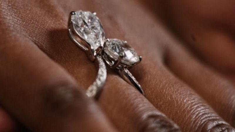 How do you know your diamond isn't fake? - BBC News