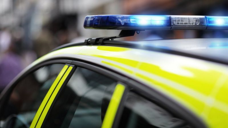 PSNI say 41 officers injured during NI rioting - BBC News