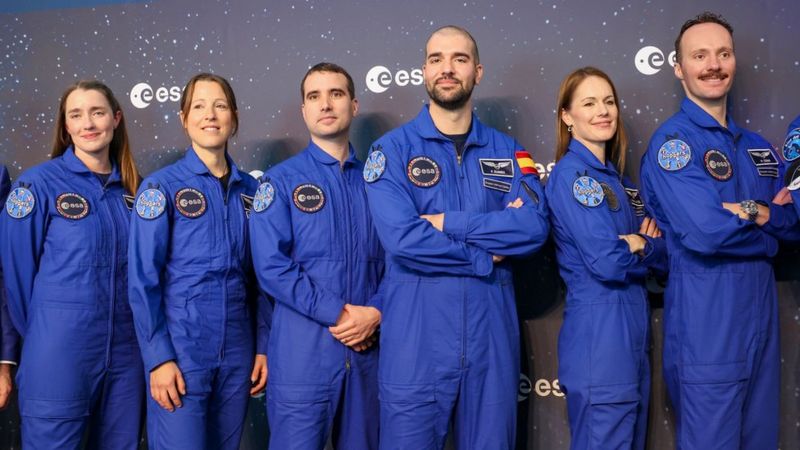 Space: UK's new astronaut Rosemary Coogan completes training - BBC ...