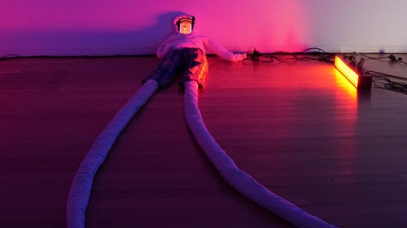 Artist Mark Fell creates 'sound app' for Essex c2c commuters - BBC News