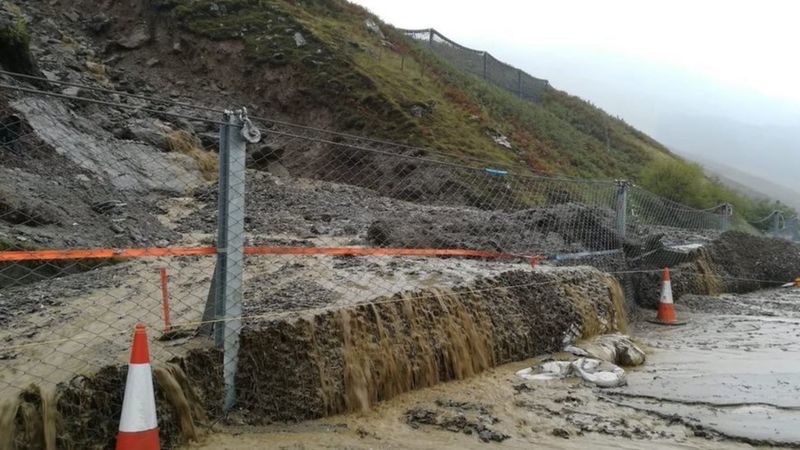 'Significant' landslide forces closure of Rest and Be Thankful - BBC News