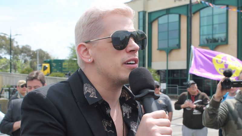 UKIP candidate Carl Benjamin in Truro milkshake melee - BBC News