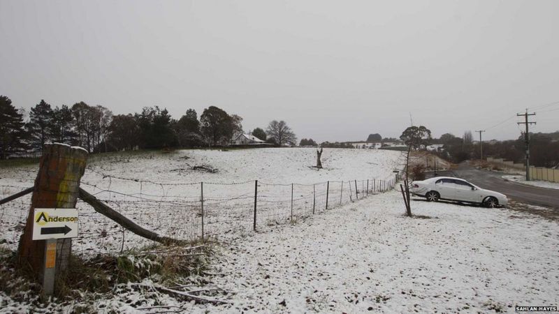Atmospheric images of snow-covered Australia - BBC News