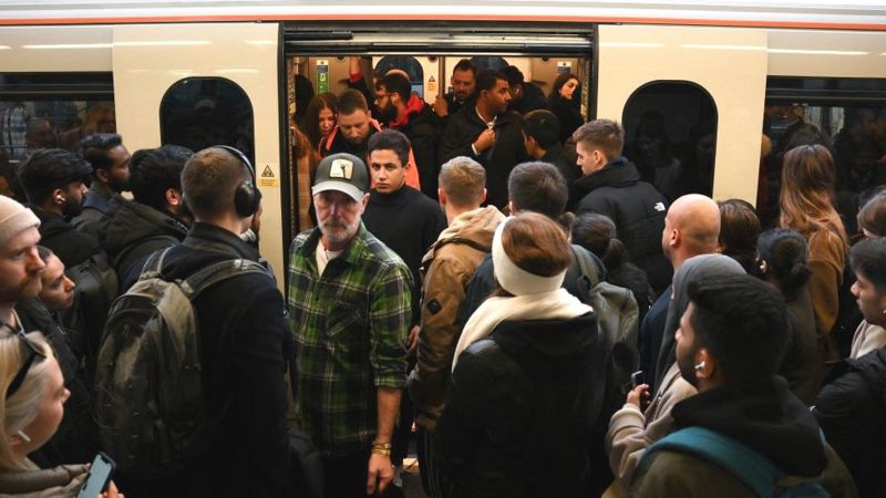 Great British Railways: Derby chosen as location for new rail HQ - BBC News