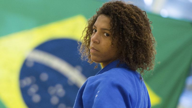 Yuko Fujii, the judo coach overthrowing gender stereotypes - BBC News