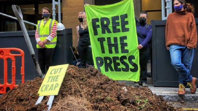 London protests: Nine arrested during day of demonstrations - BBC News