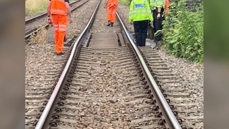 Trains cancelled between Uckfield and Oxted after bridge crash - BBC News