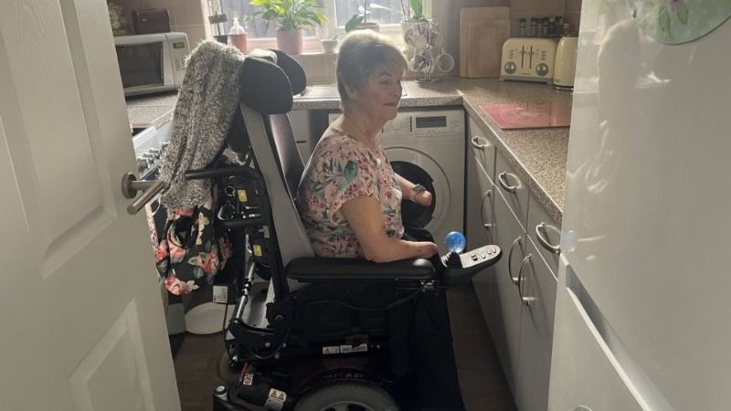 Sepsis amputee says she has no dignity in tiny Milton Keynes home - BBC ...