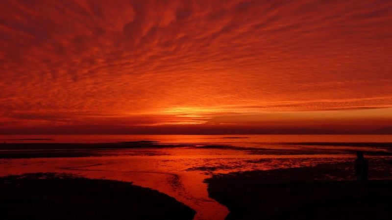 In pictures: Scotland's stunning sunset - BBC News